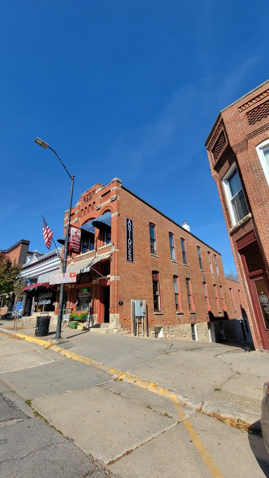 Mount Vernon-Lisbon Iowa Guide - The Hobby Wife