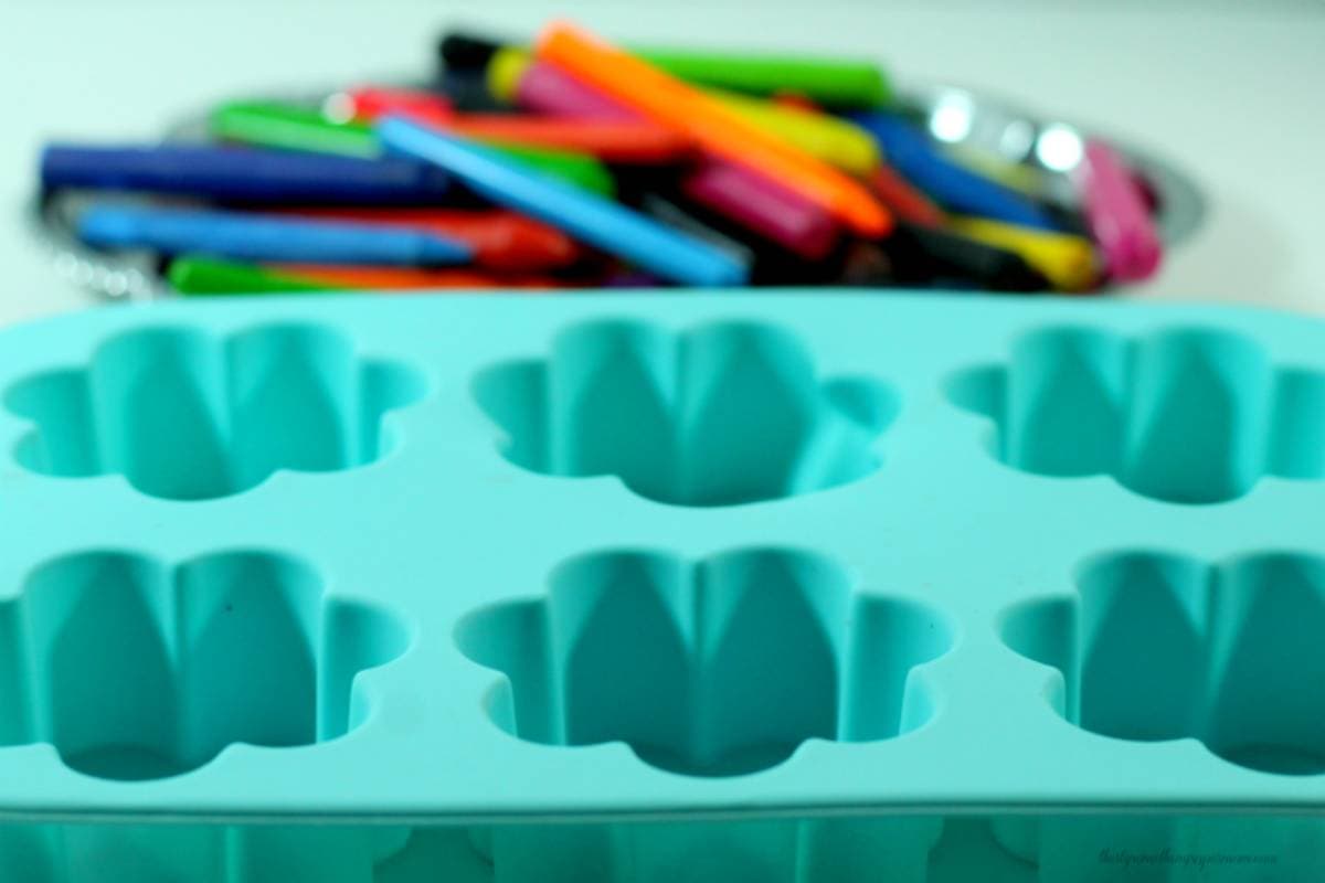 How to Melt Crayons in Silicone Molds | DIY Crayon Tutorial